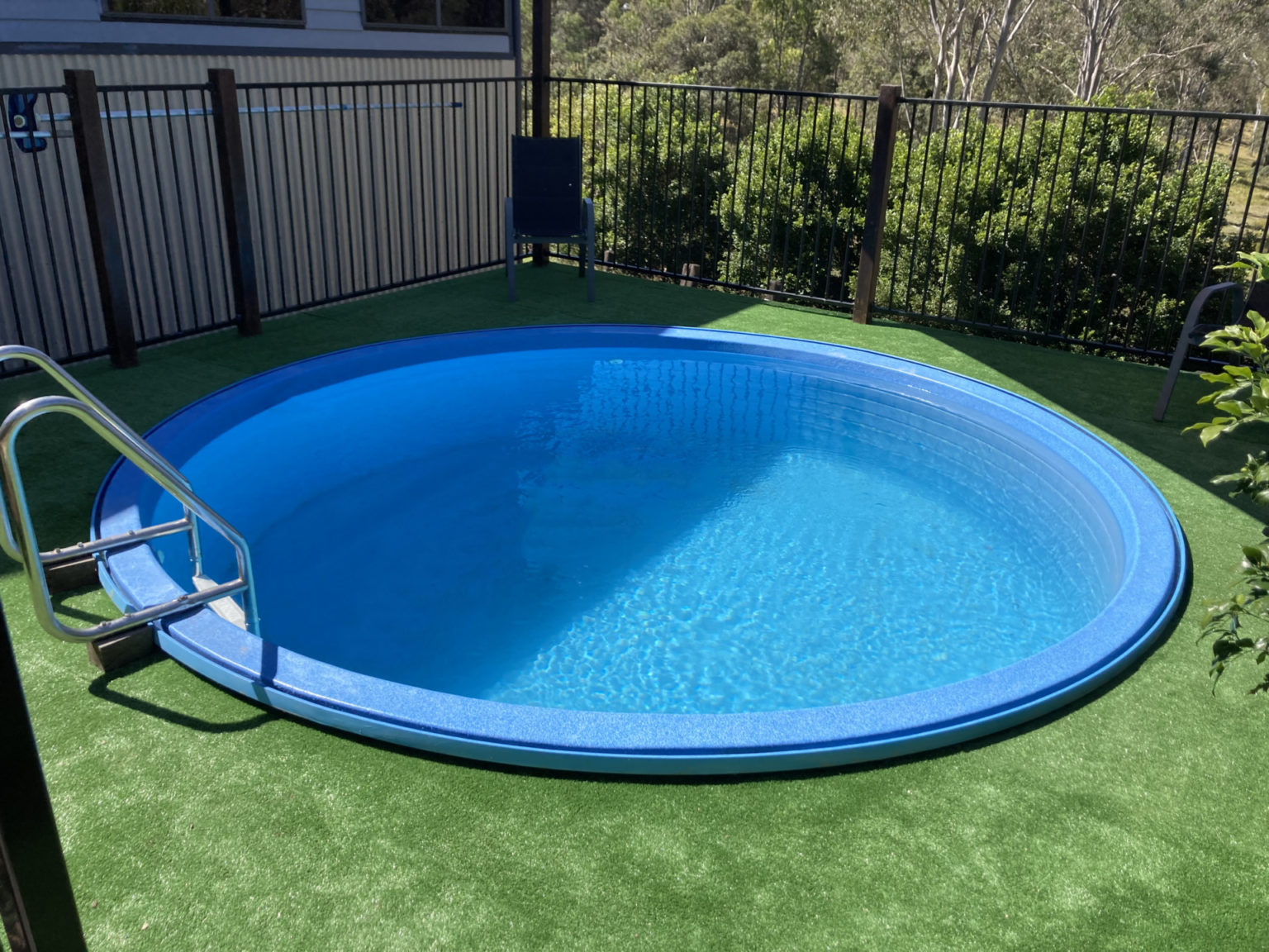'Tug' Plunge Pool - Polyworld Water Tanks