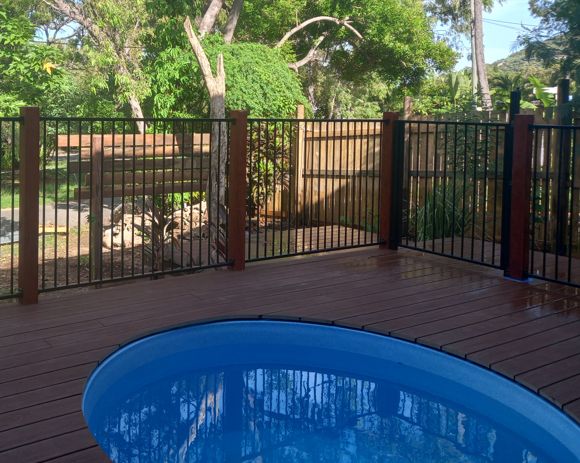 Pool Gallery - Polyworld