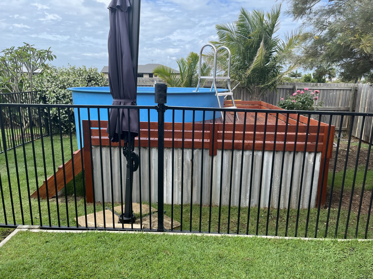 Pool Gallery - Polyworld